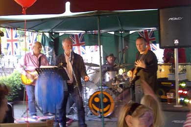 Live Music with The Hampton Wick Band | The White Hart Hotel